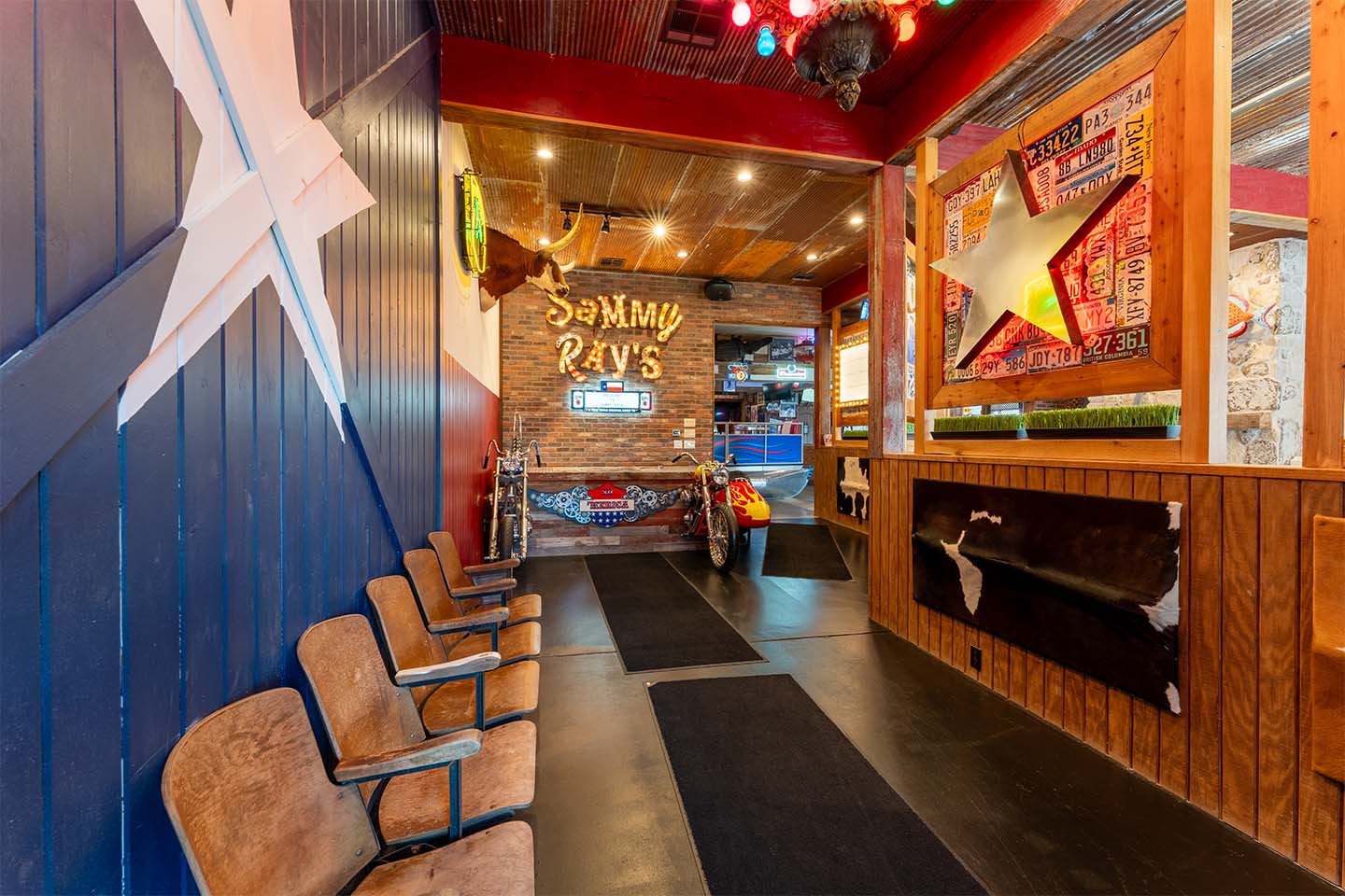 Sammy Ray’s – The Ultimate Bar and Grill Experience – Rayburn Resort