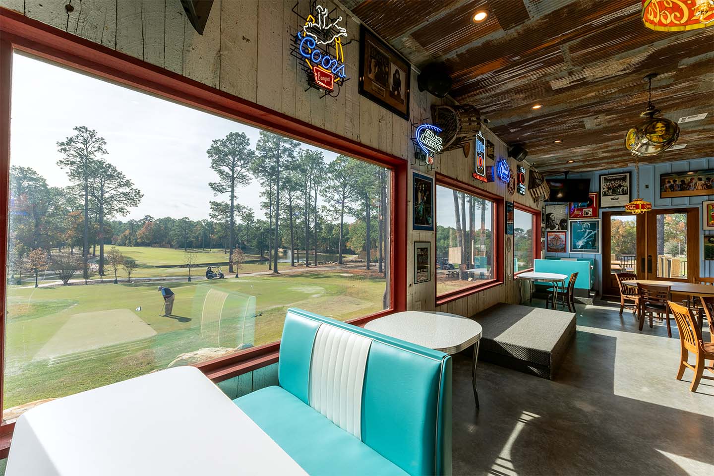 Sammy Ray’s – The Ultimate Bar and Grill Experience – Rayburn Resort