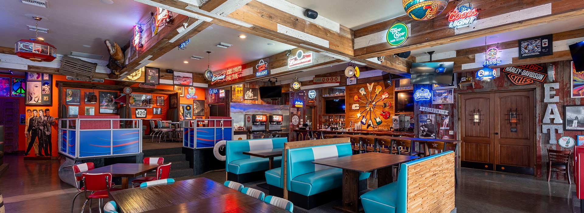 Sammy Ray’s – The Ultimate Bar and Grill Experience – Rayburn Resort