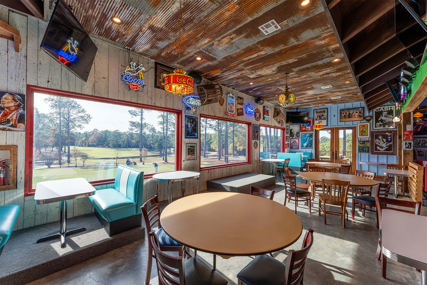 Sammy Ray’s – The Ultimate Bar and Grill Experience – Rayburn Resort